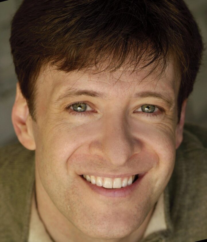 Experience the cut-throat and hilarious underworld of a restaurant ...